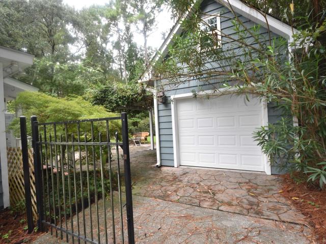 1290 Crooked Oak Dr