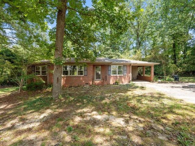 1290 Groce Meadow Rd, Taylors, SC 29687