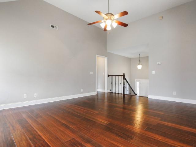 1290 Snowball Lane