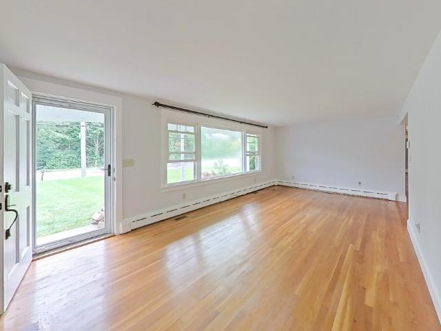 1290 West Main Road