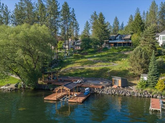 12911 W Shore Rd, Nine Mile Falls, WA 99026