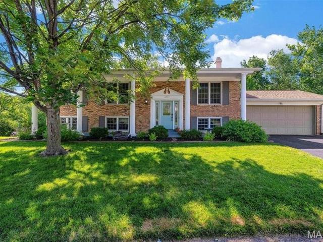 12917 Cedarledge Ct, Saint Louis, MO 63146