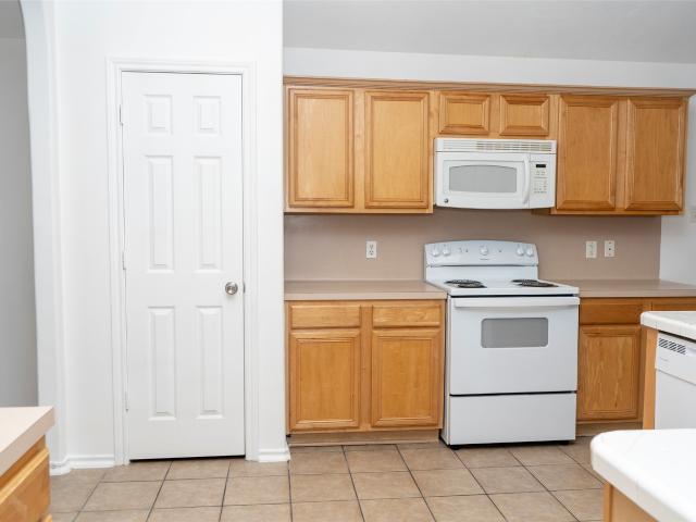 12914 Pinehall Lane