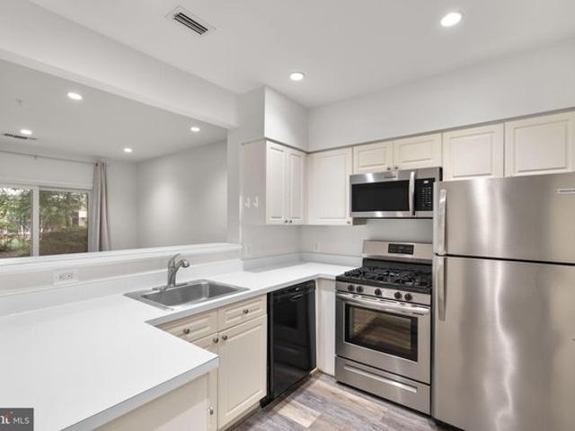 12915 Alton Sq Apt 113, Herndon, VA 20170