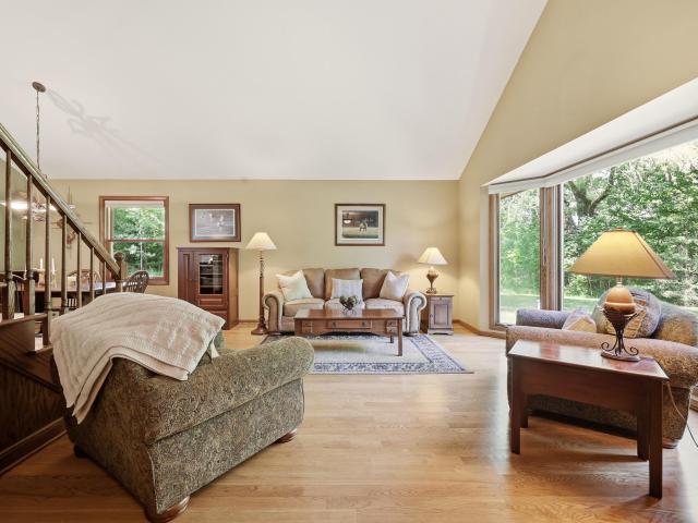 1291 Paradise Dr