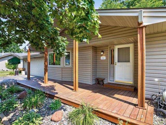 1291 th Ave S, Burnsville, MN 55337