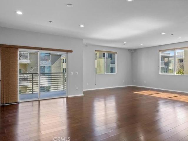 12922 Union Ave #302, Hawthorne, CA 90250