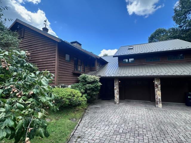 1292 Leonard Road