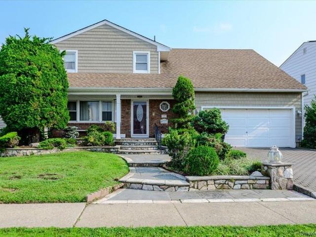 1292 Park St, Atlantic Beach, NY 11509