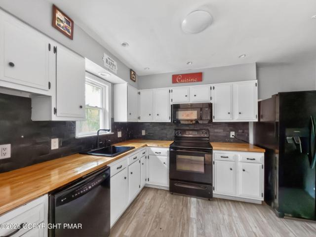 1292 Winding Way