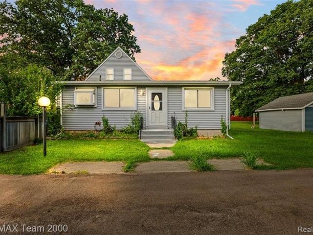 12930 Beech Daly Rd, Redford, MI 48239