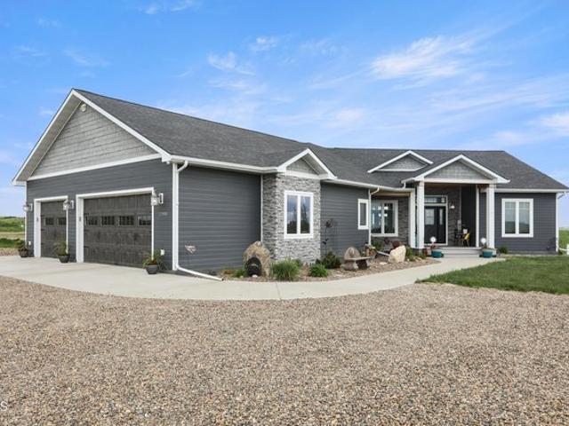 12930 Clark Ct, Williston, ND 58801
