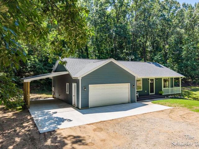 12934 Hillcrest Dr NE, Lowell, MI 49331