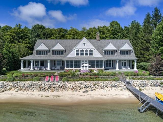 12935 N Northport Point Rd, Northport, MI 49670