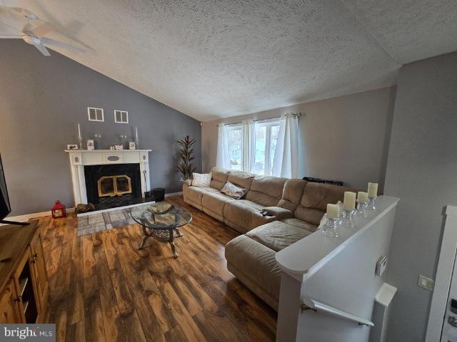 1293 Winding Way