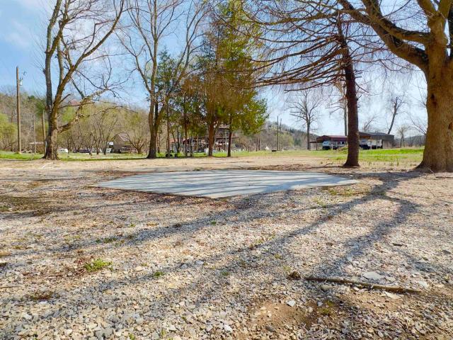 129 131 Riverbend Park