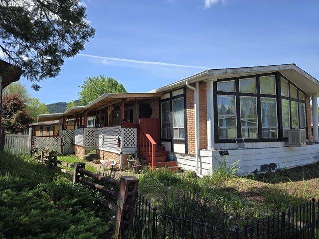 129 Colton Ln, Roseburg, OR 97470