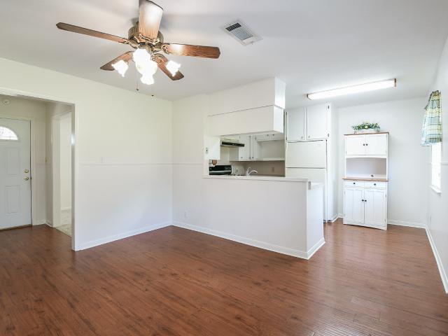 129 Cannon St, Clute, TX 77531 | MLS #64870