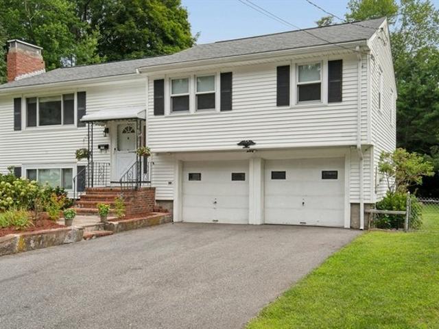 129 Chickering Rd, Dedham, MA 02026