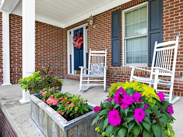 129 Creekside Drive