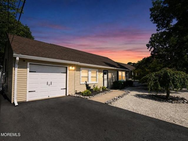 129 Ahoy Rd, Manahawkin, NJ 08050