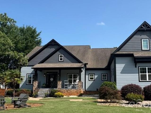 129 Aqua Dr, Mooresville, NC 28117