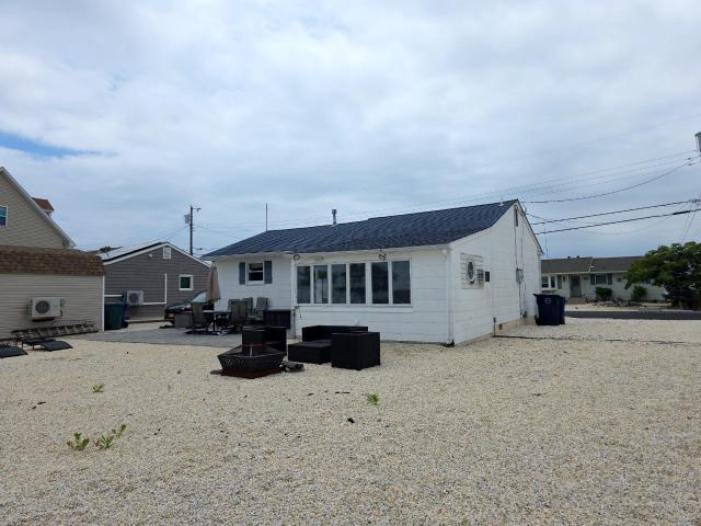 129 E Raritan Drive