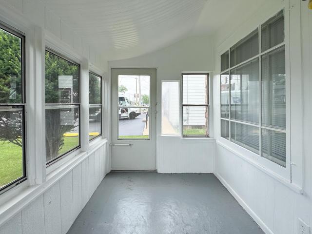 129 E Riverside Boulevard