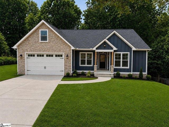 129 Faulkner Cir, Greer, SC 29651