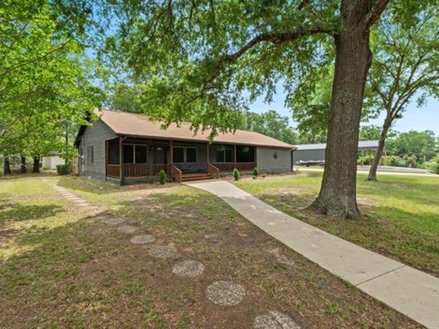 129 King Arthur Rd, Mabank, TX 75156