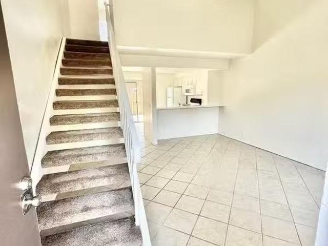 129 Jupiter St E 129 Jupiter St