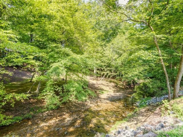 129 Overbrook Drive NE