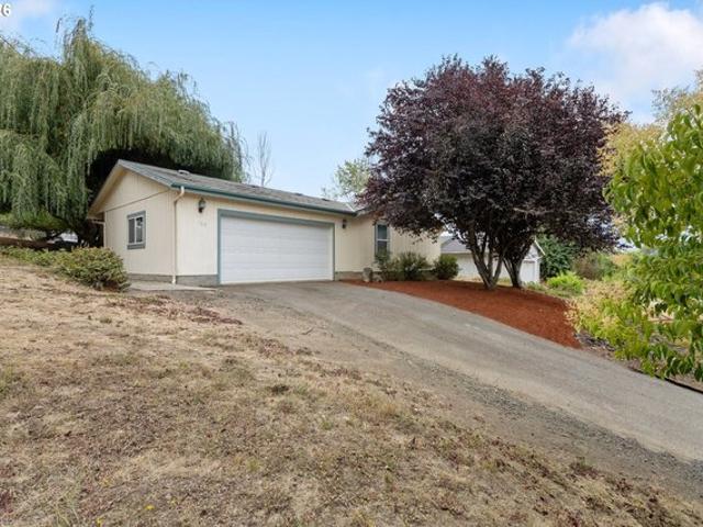 129 Luke Ct, Myrtle Creek, OR 97457