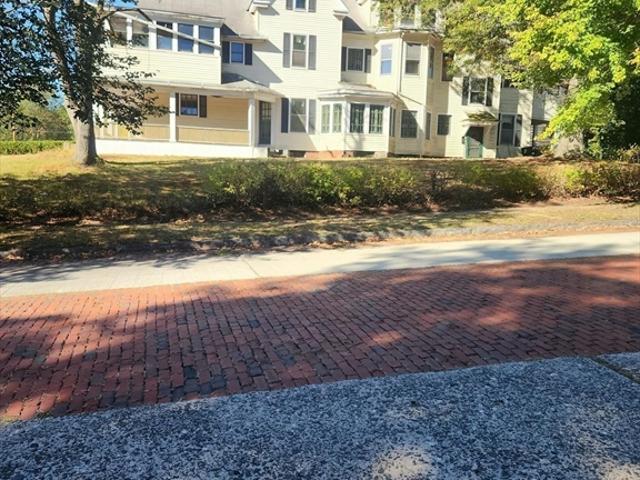 129 Morgan St, Holyoke, MA 01040 | MLS #73487 | Compass
