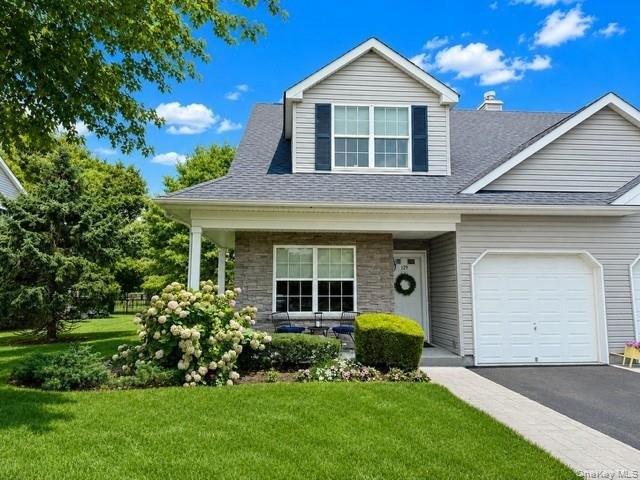 129 Maya Cir, Central Islip, NY 11722