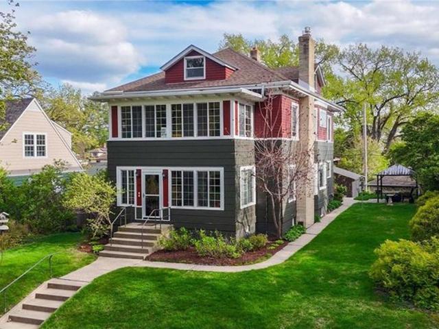 129 Melbourne Ave SE, Minneapolis, MN 55414