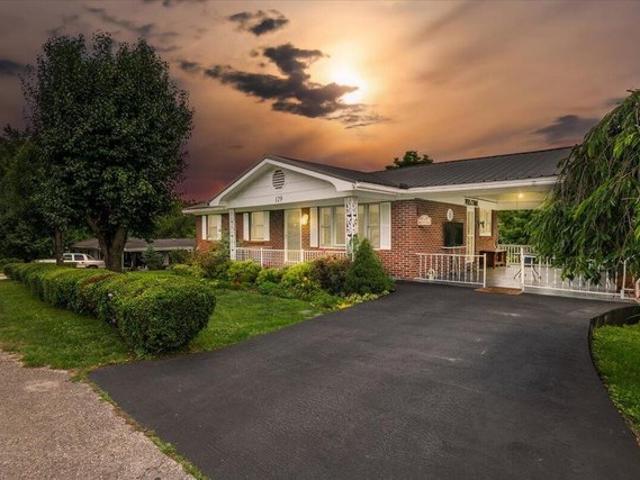 129 Mullins St, Livingston, KY 40456