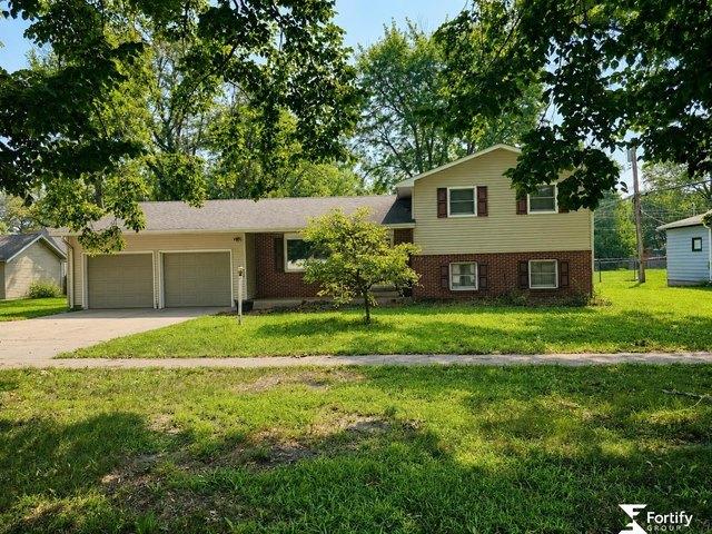 129 N 11th St, Geneva, NE 68361