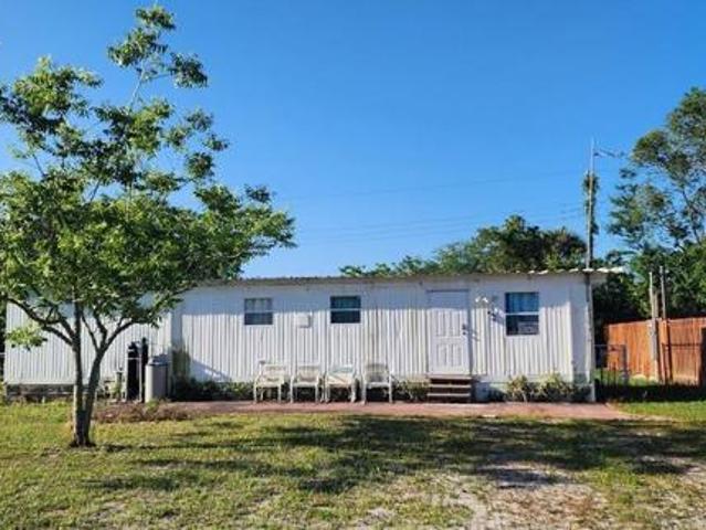 129 N 1st St, Oak Hill, FL 32759