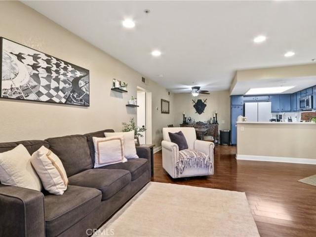 129 N Cross Creek Rd Unit B, Orange, CA 92869