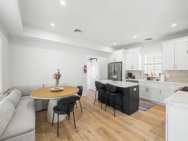 129 N New Haven Ave