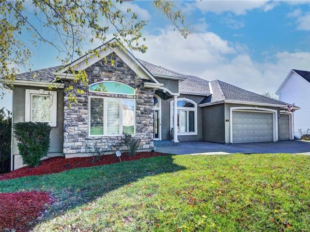 129 NW Morton Dr, Lee's Summit, MO 64081 | MLS #2584