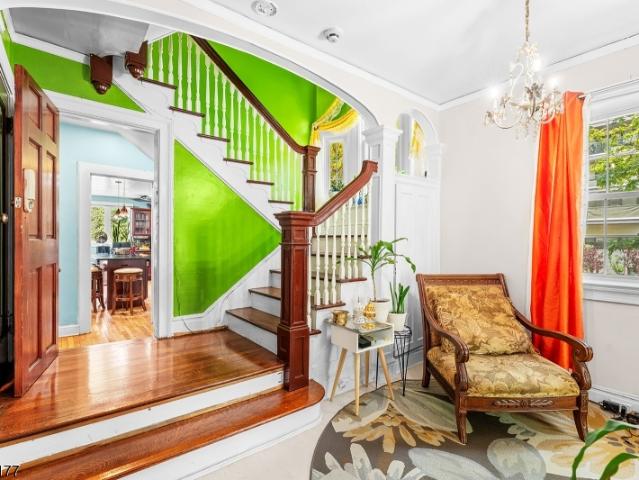 129 S Munn Ave