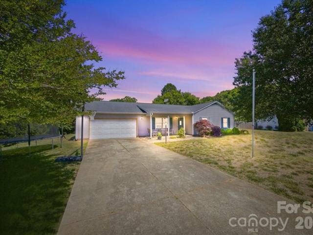 129 Salem Meadow Dr, Statesville, NC 28625