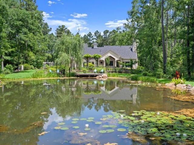 129 Stagecoach Cir, Huntsville, TX 77340