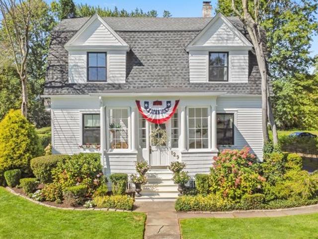 129 Steele Rd, West Hartford, CT 06119