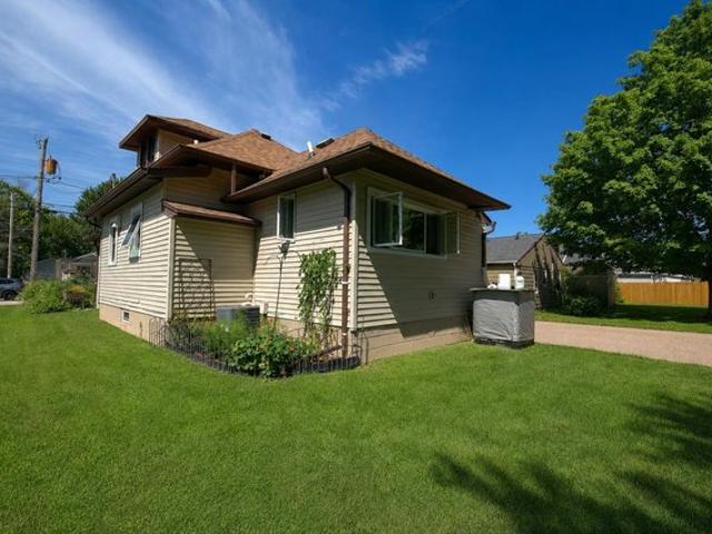 129 Plummer Ave, Neenah, WI 54956