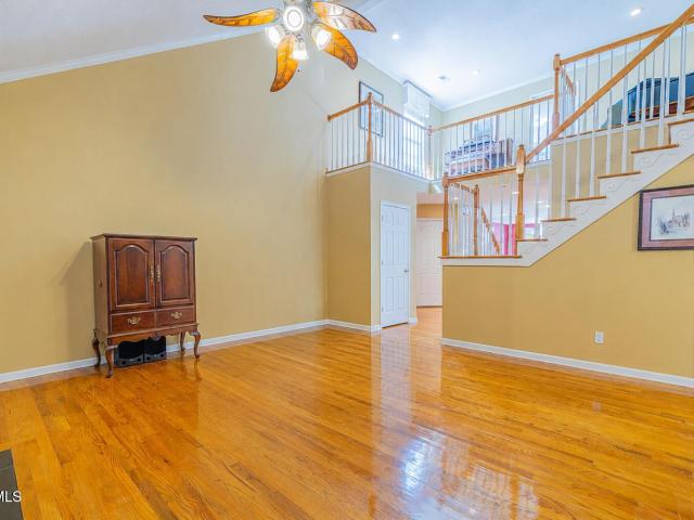 129 Robinson Walk # 7b