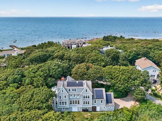 129 Racing Beach Ave, Falmouth, MA 02540