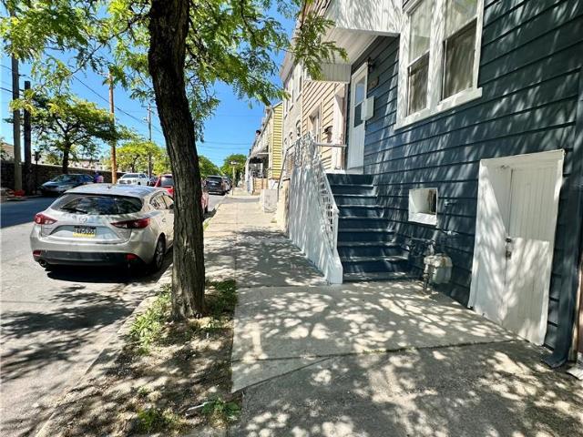 129 W Allen Street